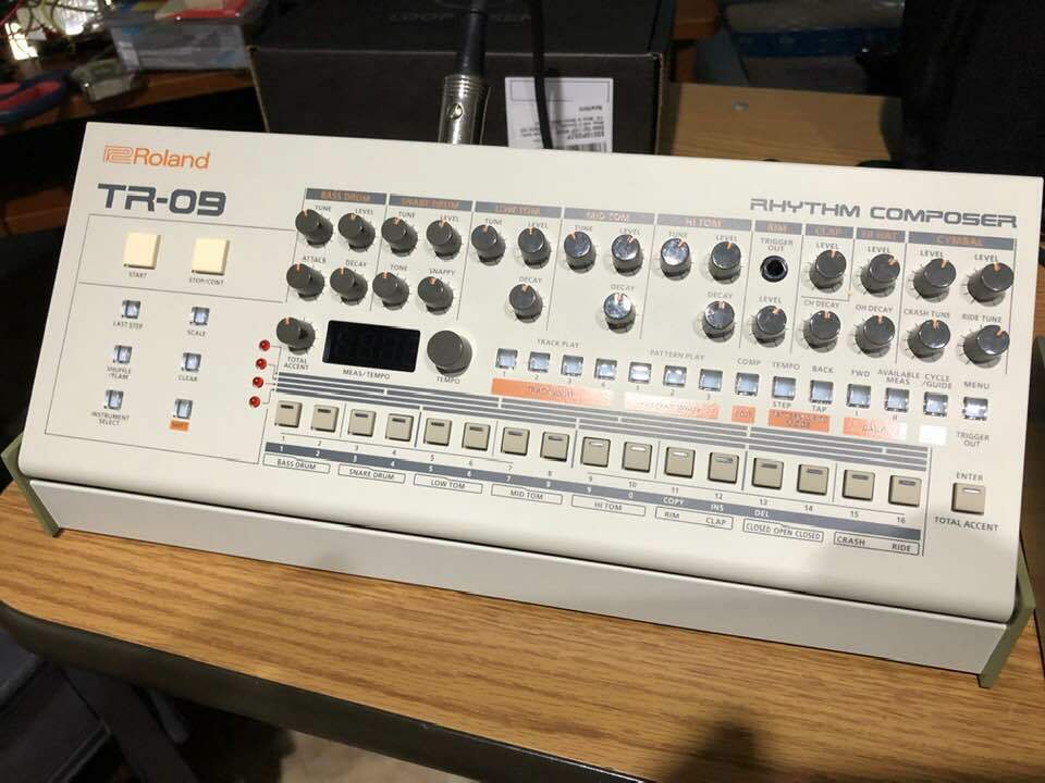 MATRIXSYNTH: Roland Rhythm Composer TR-09