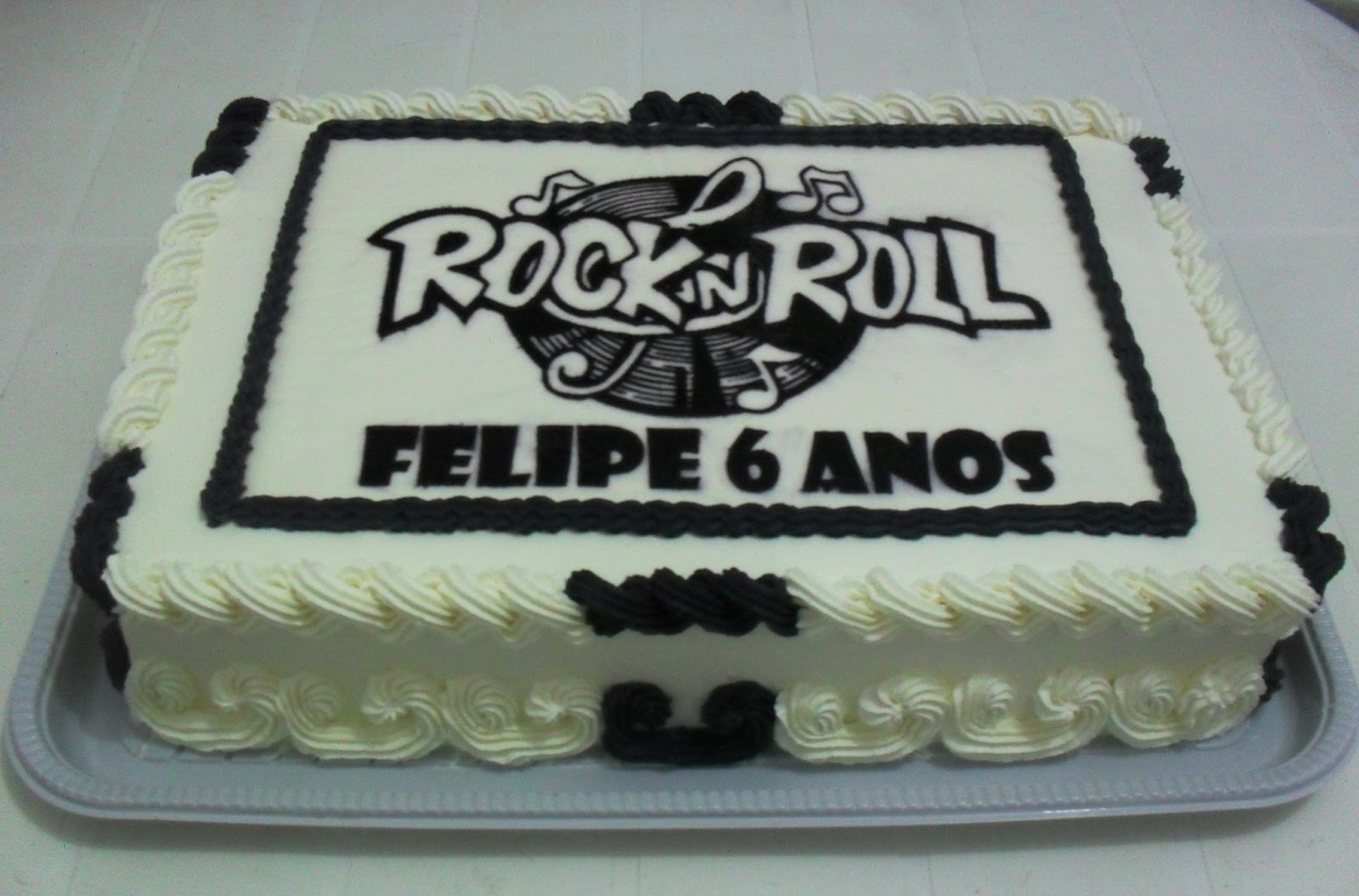 Nafkids Buffet á Domicílio: Bolo Rock in Roll