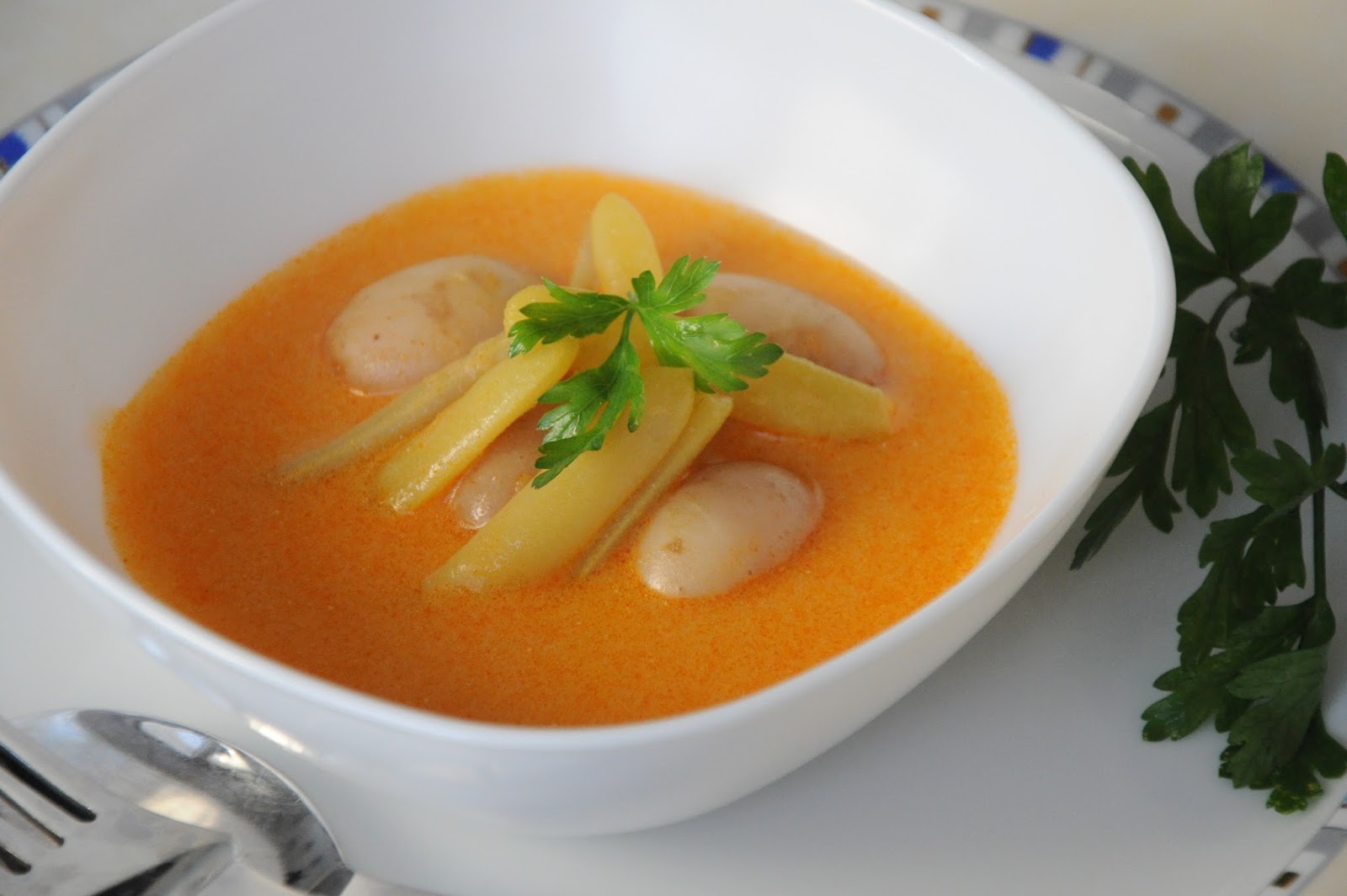 k o n y h a t ú r a: Zöldbableves újkrumplival