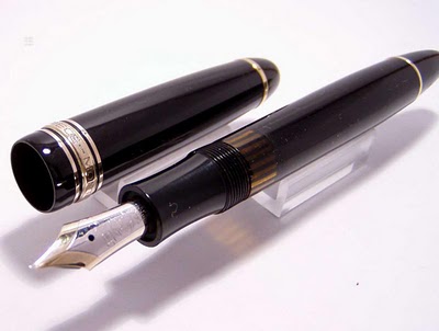 in púribus: La pluma