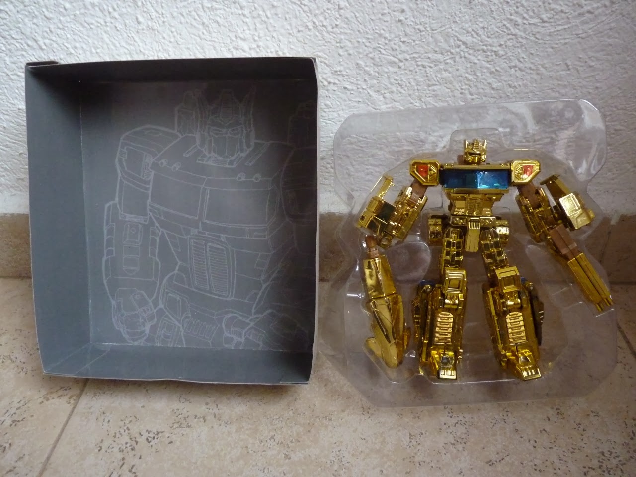 Underneath The Radar: Fast Forward: ¡3,300! KOLD Multiverse Gold OP LE-01