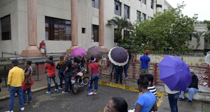 Presos del Palacio de Justicia de Santiago vuelven amotinarse por ...