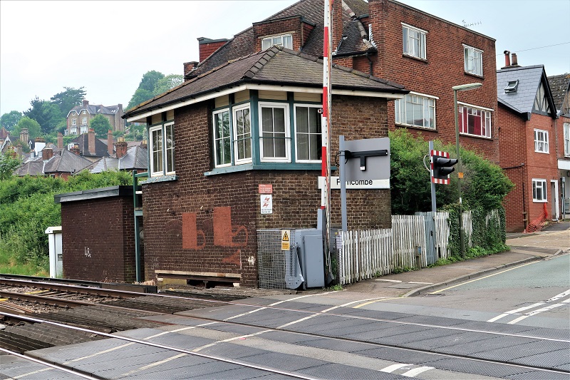 Wood End and Beyond: Farncombe signal box