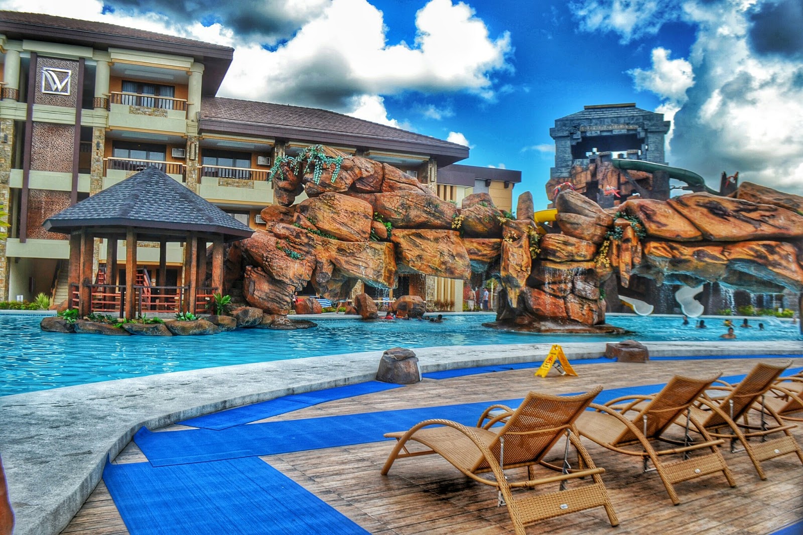 Couple goes to: Cebu Westown Lagoon