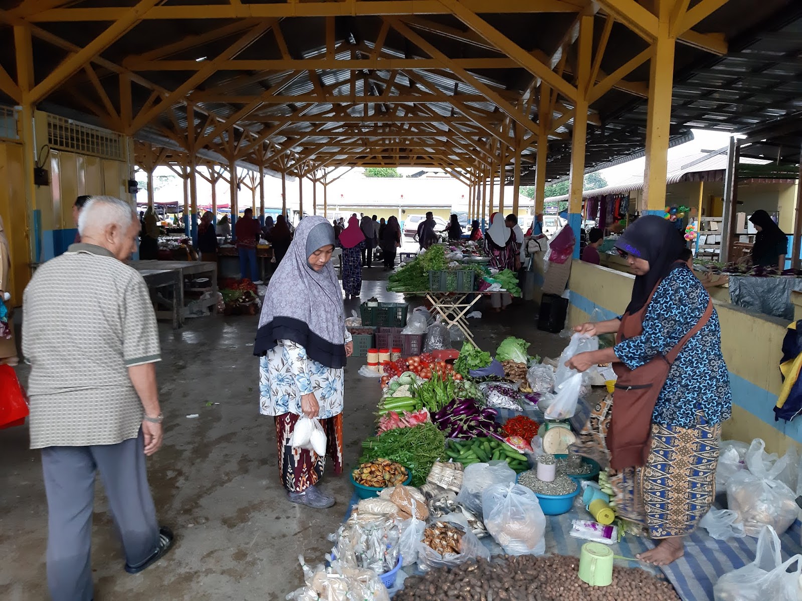 TEMPAT MENARIK DI PASIR PUTIH : PASAR PAGI GUNTUNG ; PASAR PAGI GUNTONG ...