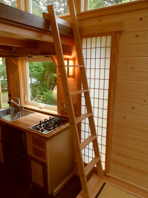 TINY HOUSE TOWN: Tiny Tea House Cottage (225 Sq Ft)