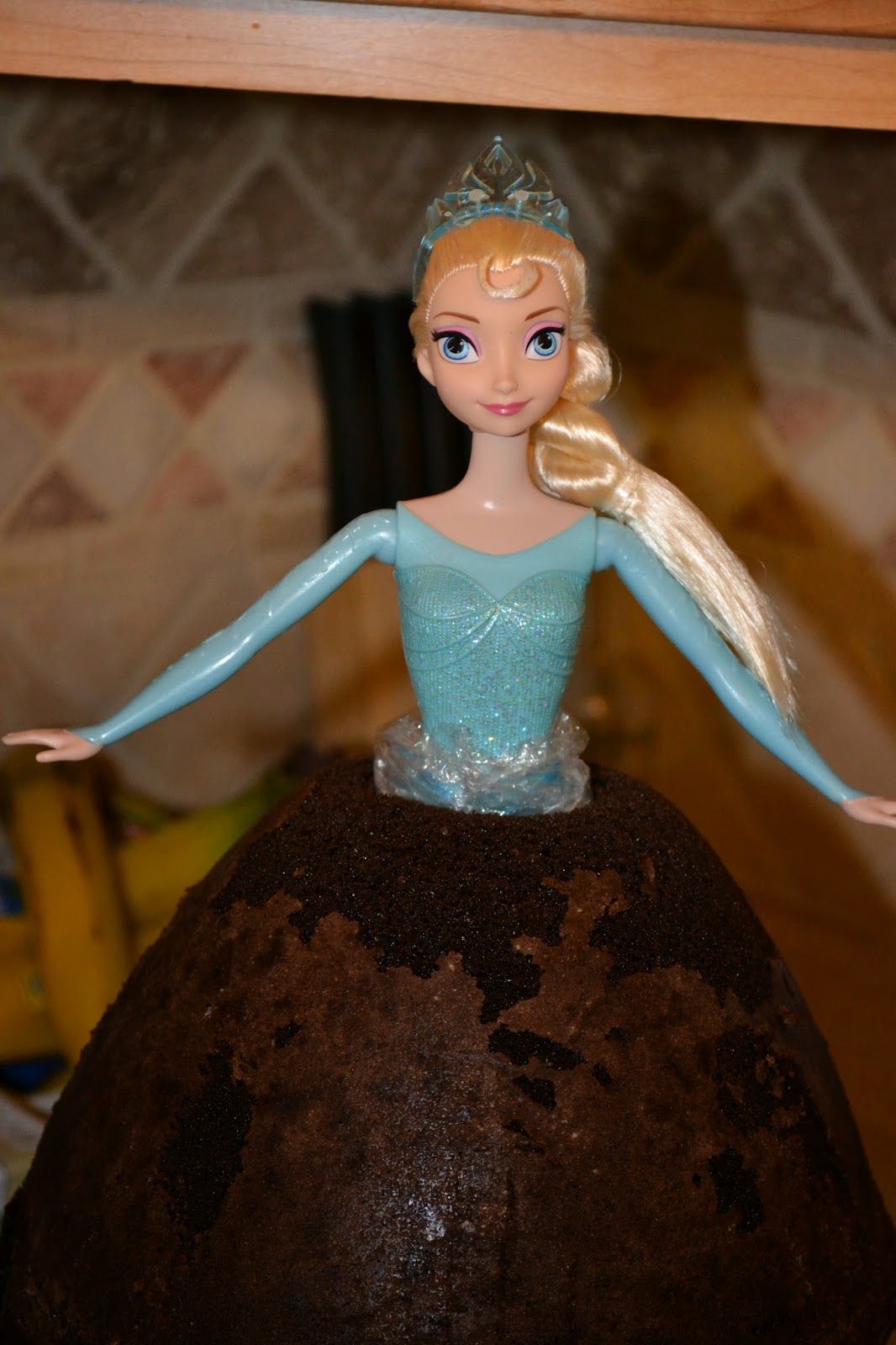 Luscious Life & Decor: Princess Elsa Cake: All the Details!