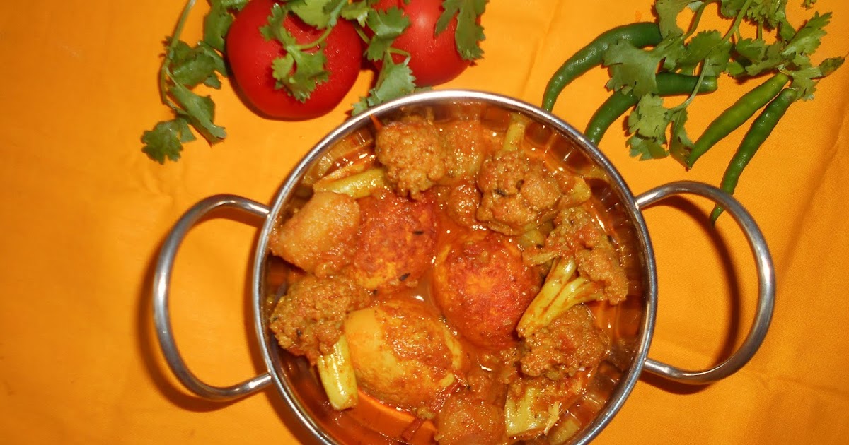 Paramita's Kitchen: Alu Phul Kopi Diye Dimer Jhol / Aloo Phulkopi Diye ...