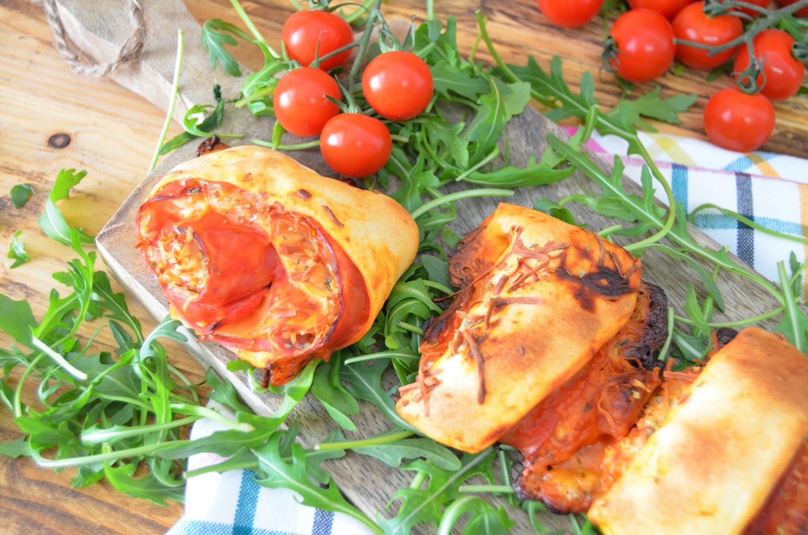 LAS DELICIAS DE MAYTE: ROLLO DE PIZZA CON JAMON Y QUESO