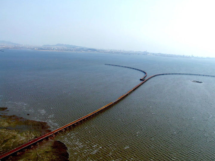 China has built the world's longest over-water bridge | CAR