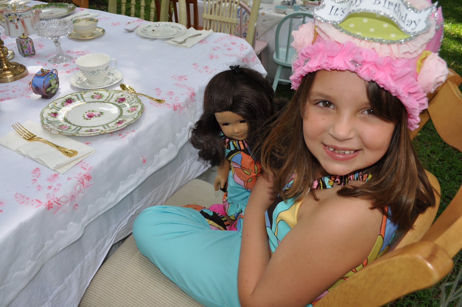 ewe hooo!: A Delightful Doll Tea Party!