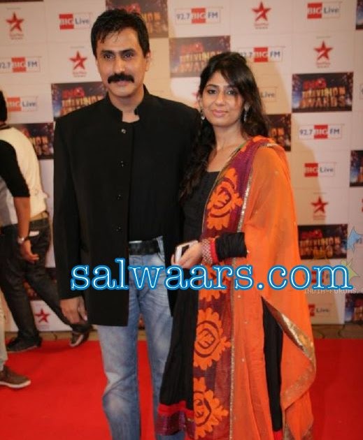 Jiten Lalwani with Wife at BIG Television Awards Event - Indian Dresses