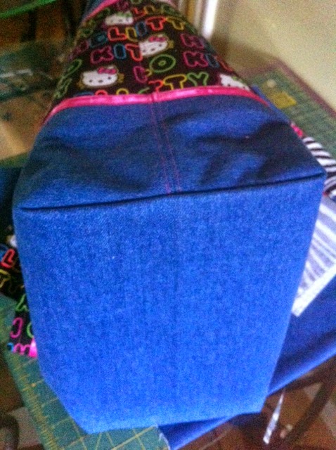 Just Sew -and don't forget to breathe!: Square Bottom Tote bag- with ...