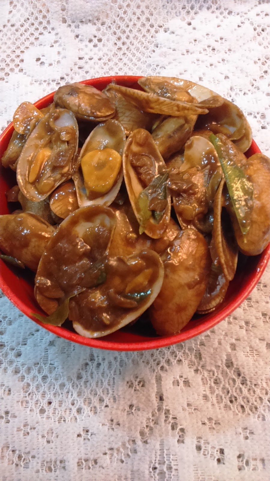 sarguna's fantabulous kitchen: Kam Heong Clam/Golden Fragrant Clams