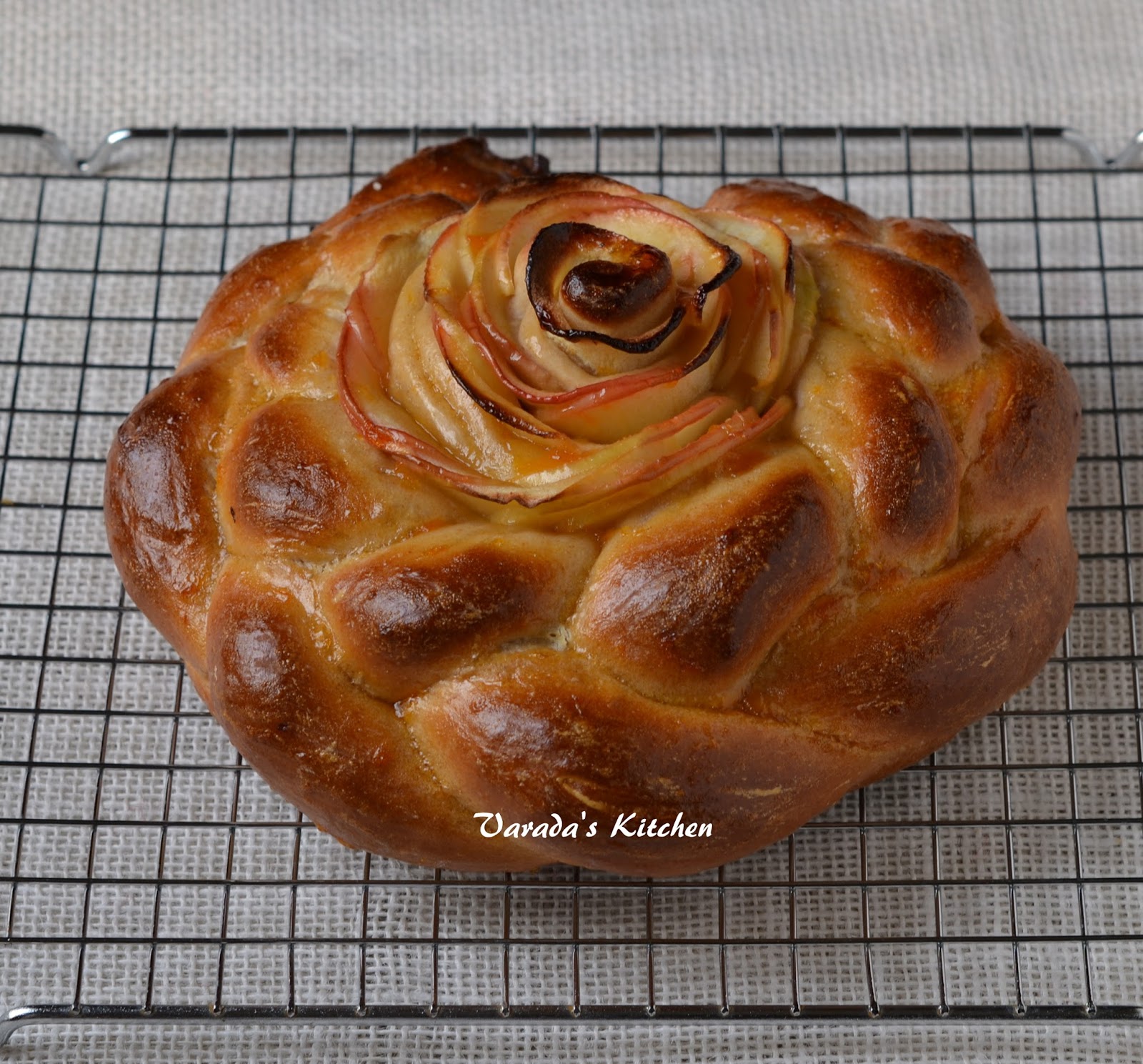 Apple Challah