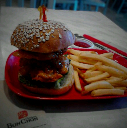 Food + Travel: Burger Logic Ep 4: Bon Chon Chicken Burger