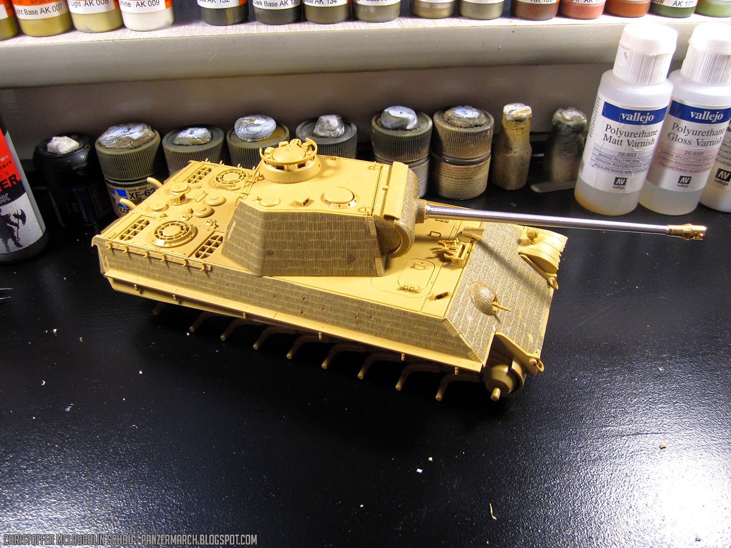 Panzer March!: Panther G, Early - Tamiya - 35170 - Assembly