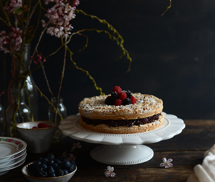 Lemon & Vanilla: Hazelnut & Chocolate Dacquoise / Dacquoise de Avelãs e ...