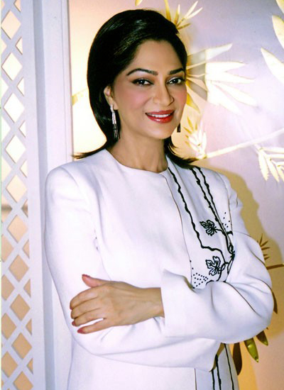 Celebrity Collections: Bollywood Actress Simi Garewal Nice Pictures