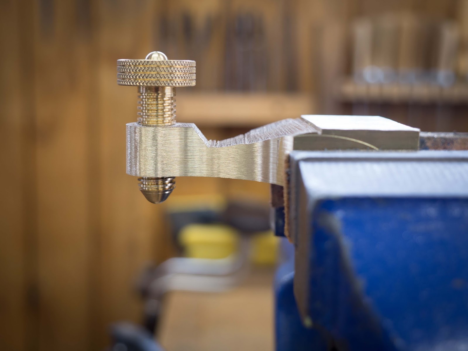 Sauer & Steiner: an unconventional lever cap