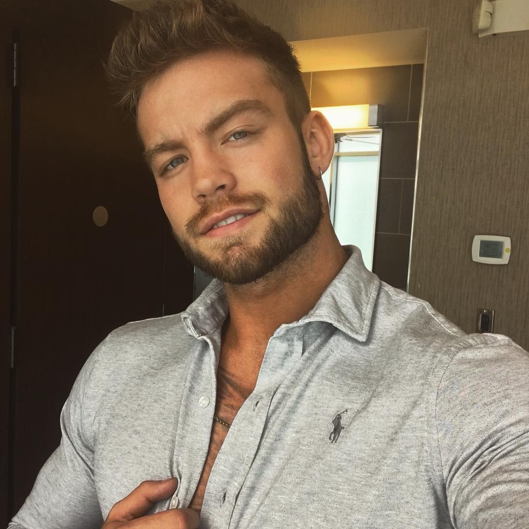 DUSTIN MCNEER: VE COMO LUCE EL DÍA DE HOY