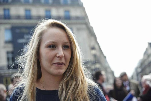 Rosaelle en Macronie: La blonde et eux