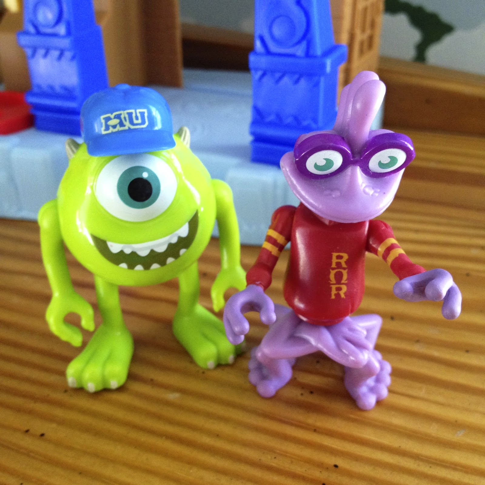 Dan the Pixar Fan: Monsters University: Imaginext University Row Play ...