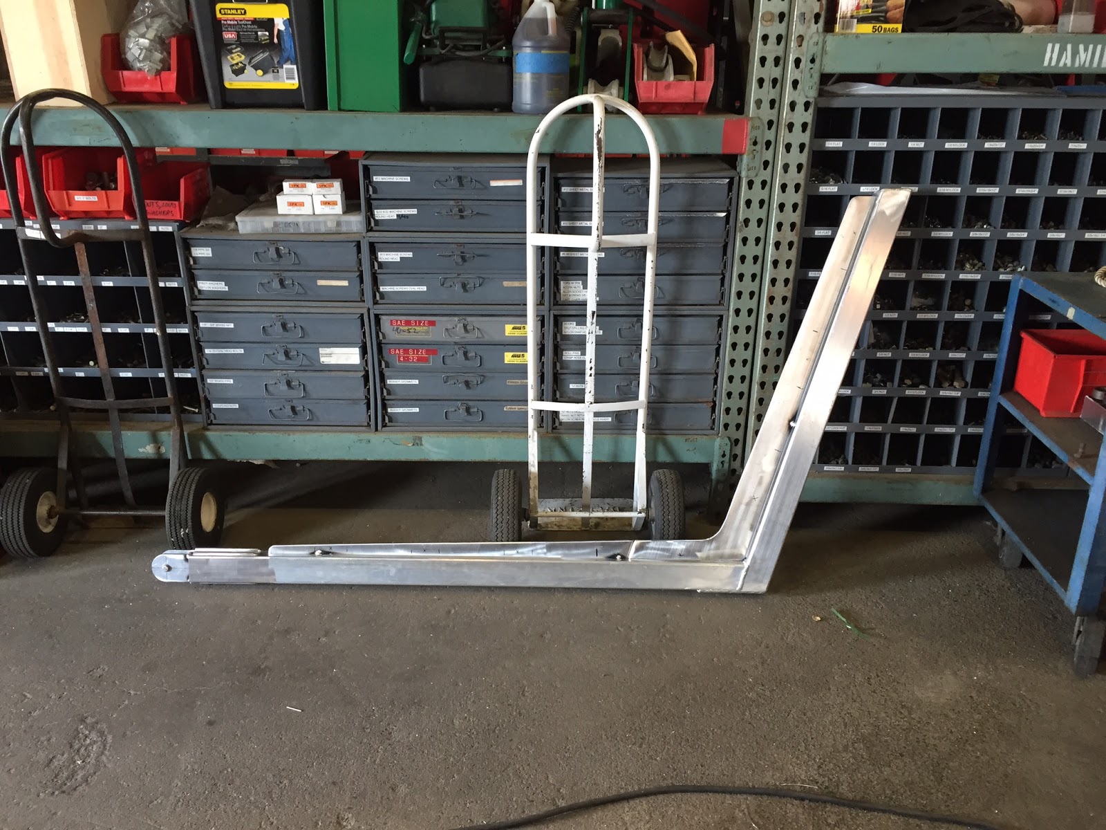 Building Koloa (Kama Hele): Transom Davits