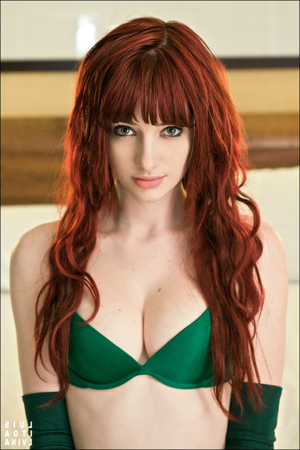 Kryptonite Susan Coffey in Green Bra Beautiful Pictures - Susan Coffey - American-World Most ...