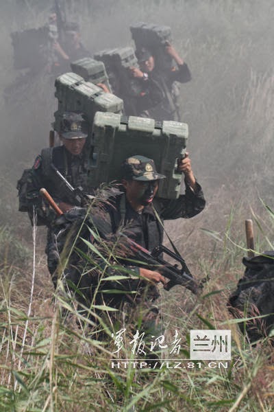 Asian Defence News: China Lanzhou Military elite commando training photos