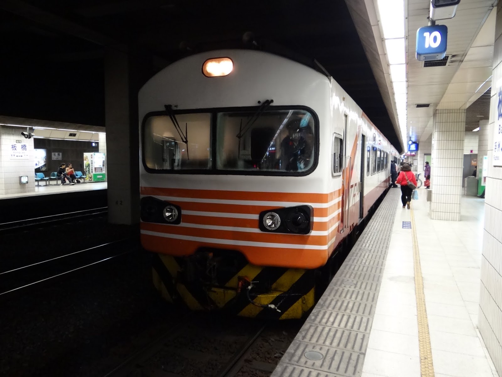 Blair's 鐵道攝影: EMU1200型電聯車 / TRA EMU1200 Type Electric Multiple Unit