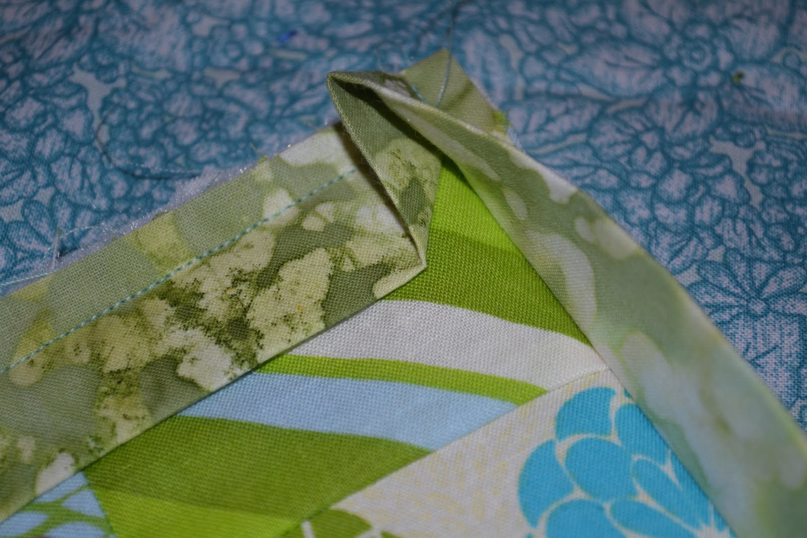 Less Than Technical: My First Quilt : Layering, Quilting and Binding