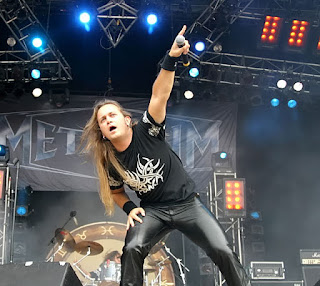 Zona Rock Dan Metal : HENNING BASSE