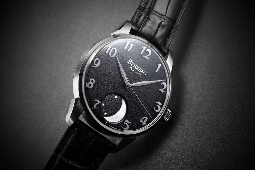 月が美しい機械式ムーンフェイズ腕時計、BEHRENS ORIGINALの「MOON PHASE」