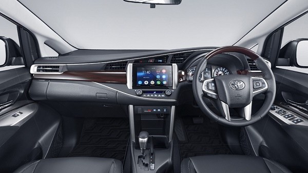 Toyota Utama: Toyota Innova Venturer, Kijang Termahal Dapat Apa Saja?