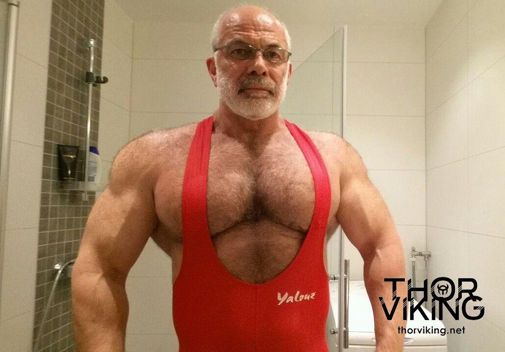 Muscle Lover: Super buff grandpa - Thor Viking