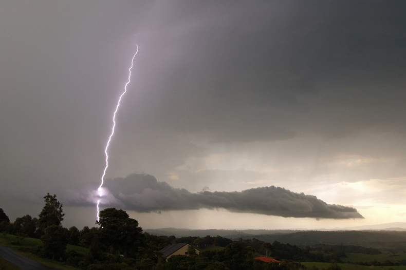 Increíbles rayo luminoso fotografiados por Michael Bath - Artemodern