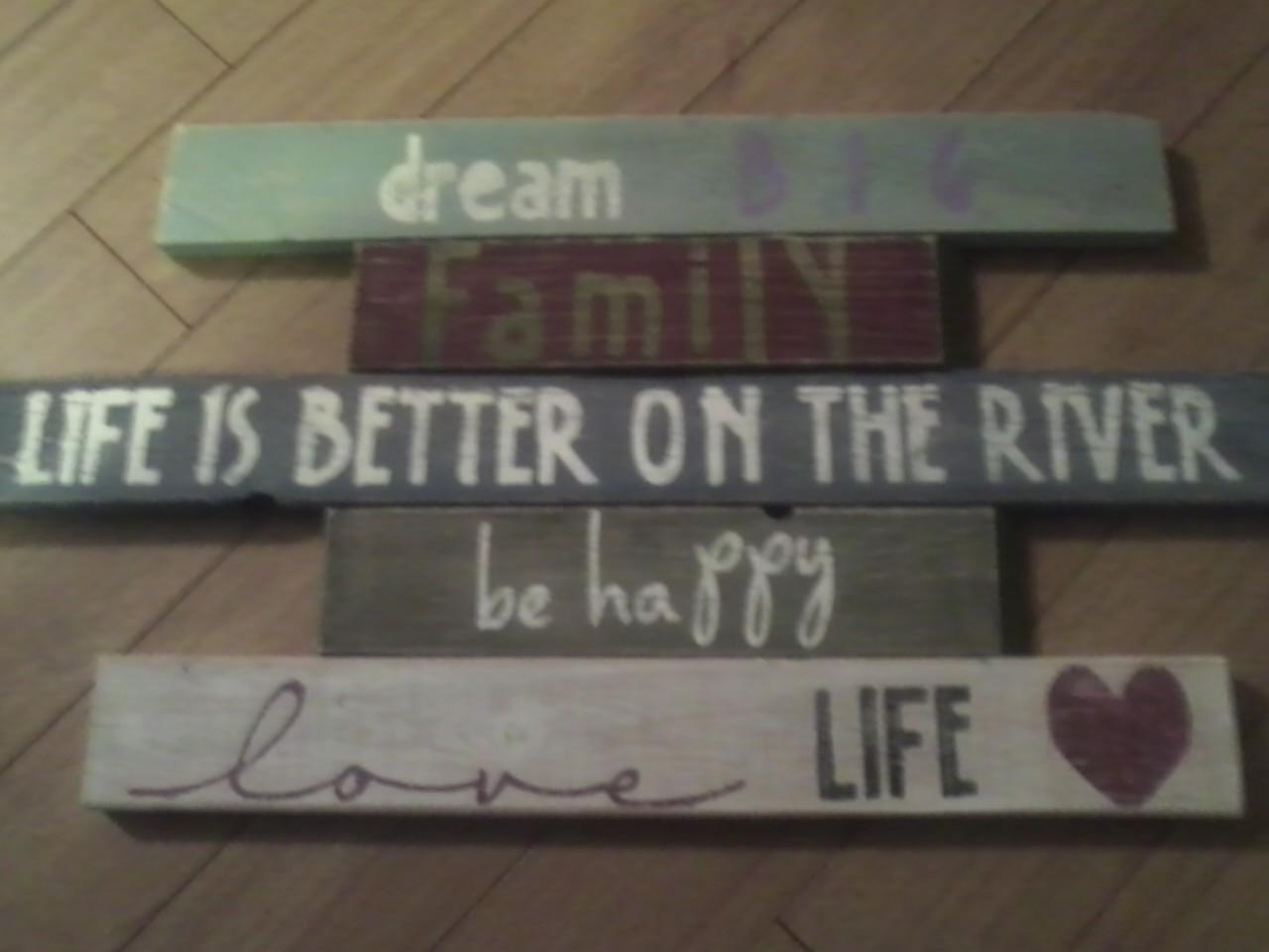 Nikki Rivs: Distressed Wood Signs