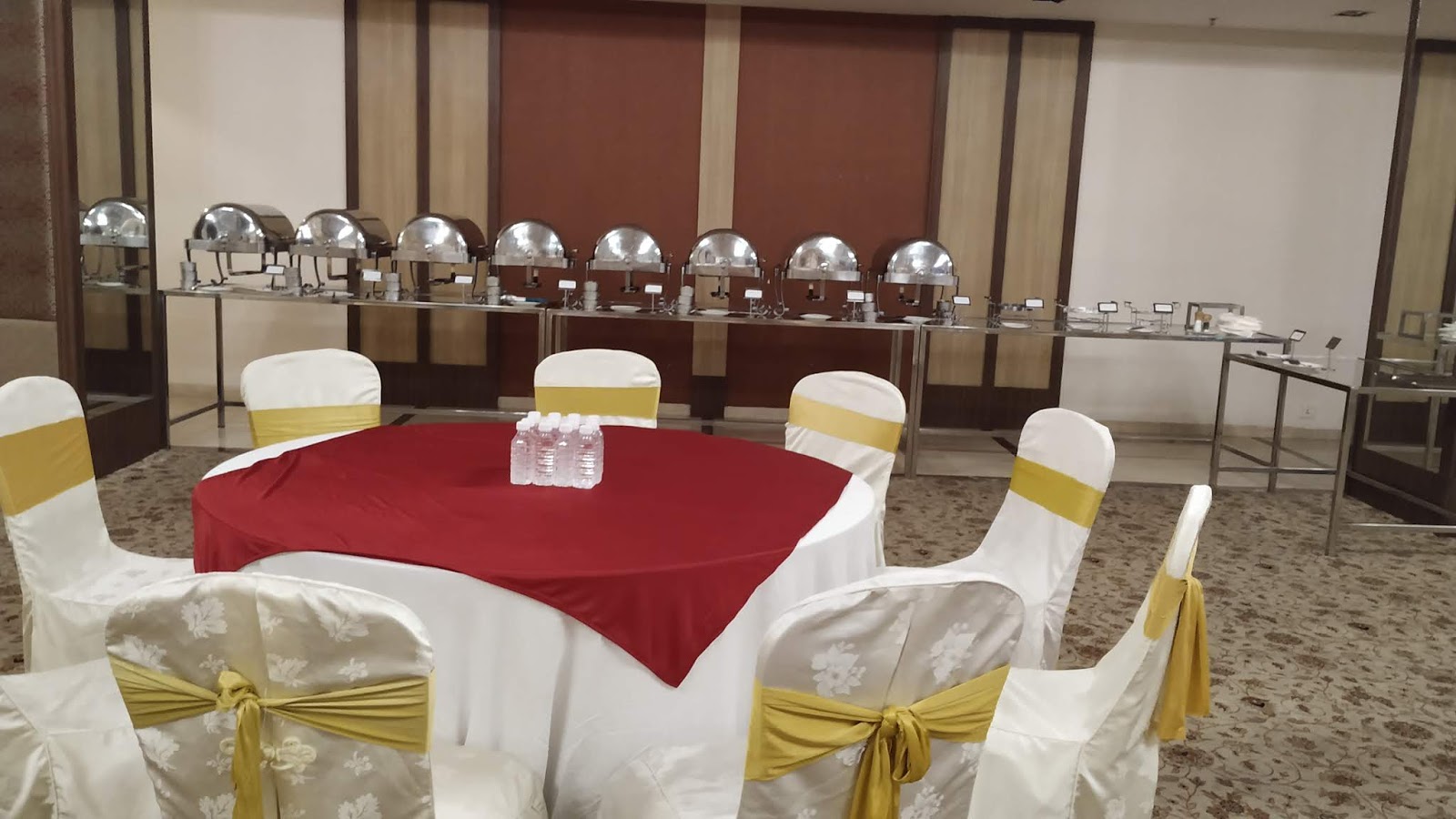 Top 5 Reasons For Having A Hotel Banquets - hassanchef restaurant style ...