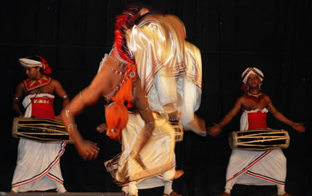 Goalpostlk.: Sri Lanka Traditional Dancing