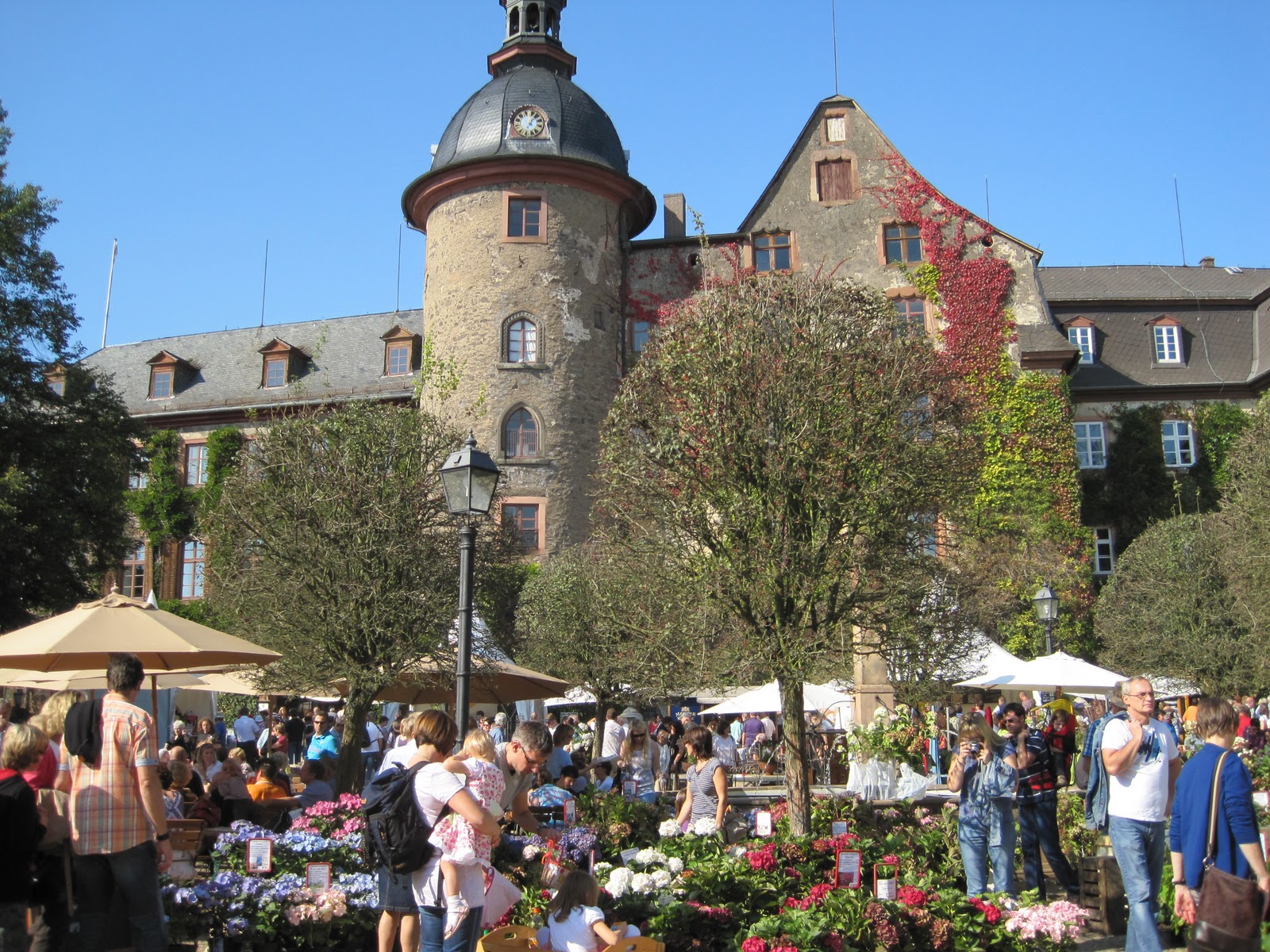 Das Hohe Haus: Herbstzauber Schloss Laubach