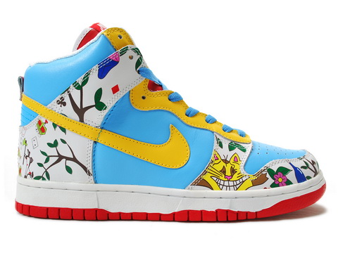 Alice in Wonderland nike dunks | Alice in Wonderland nikes: August 2012
