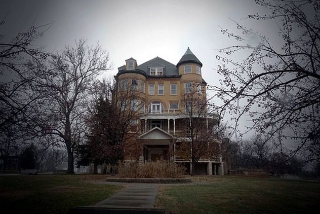 Top 10 Horrifying Facts About The Topeka Insane Asylum | News Today
