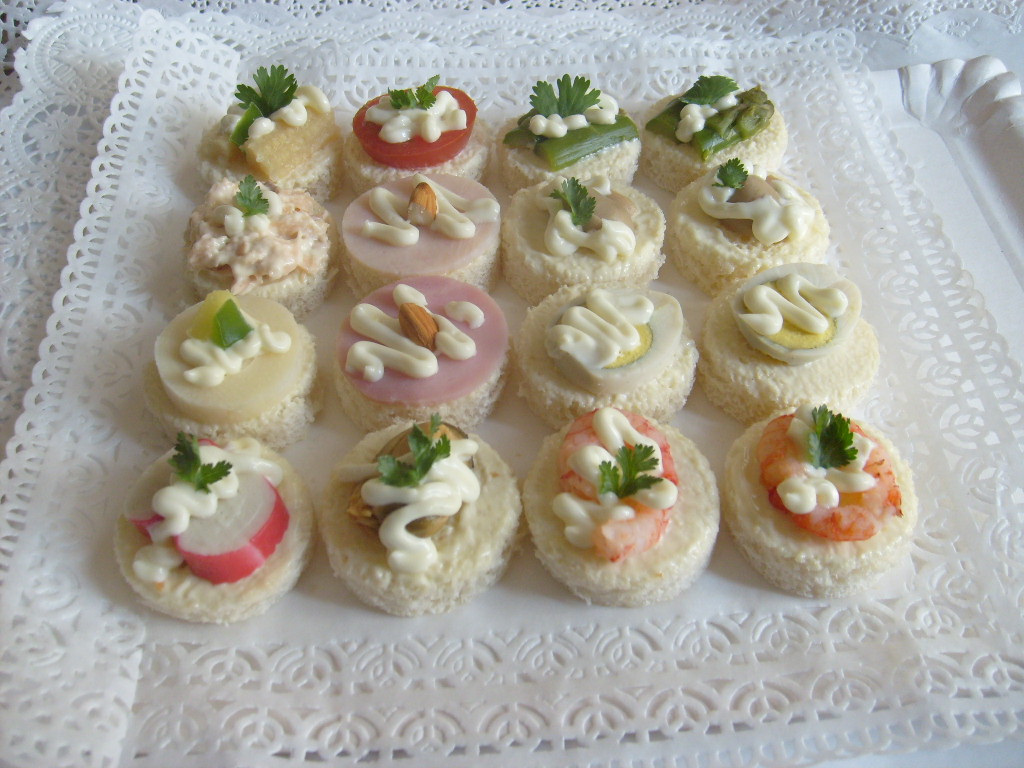 BANQUETERÍA SANTIAGO, CANAPÉS & CÓCTEL