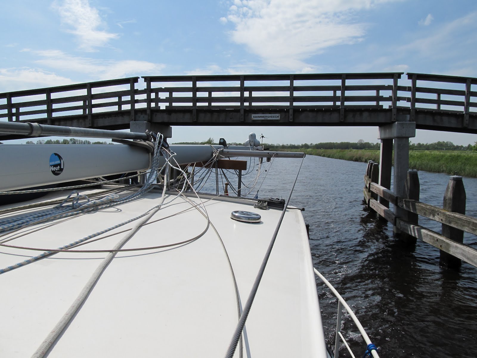 Motorzeilen: Maststrijkinstallatie