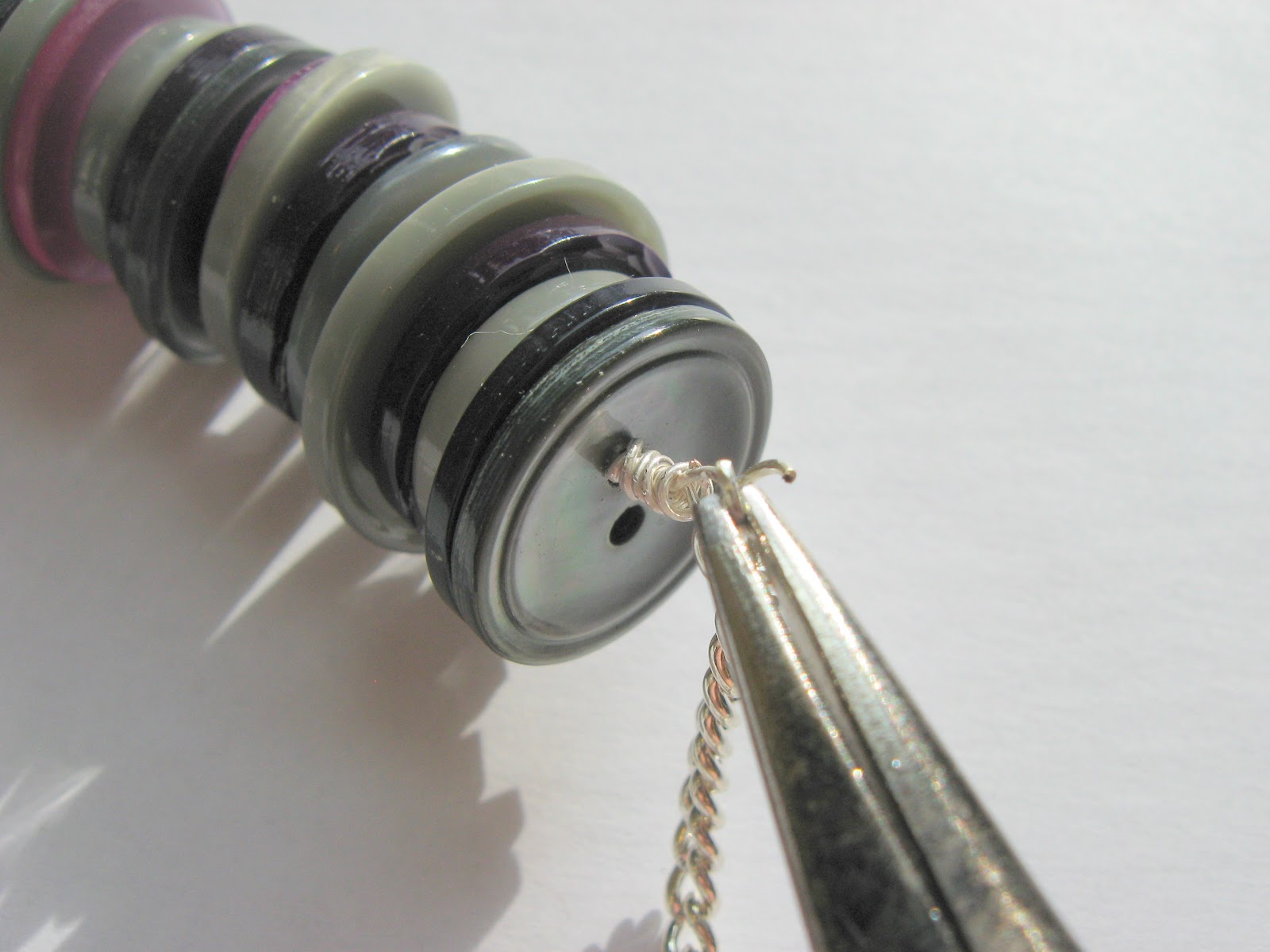 B.B. Bellezza Handcrafted Jewelry: Tutorial: Stacked Button Necklace