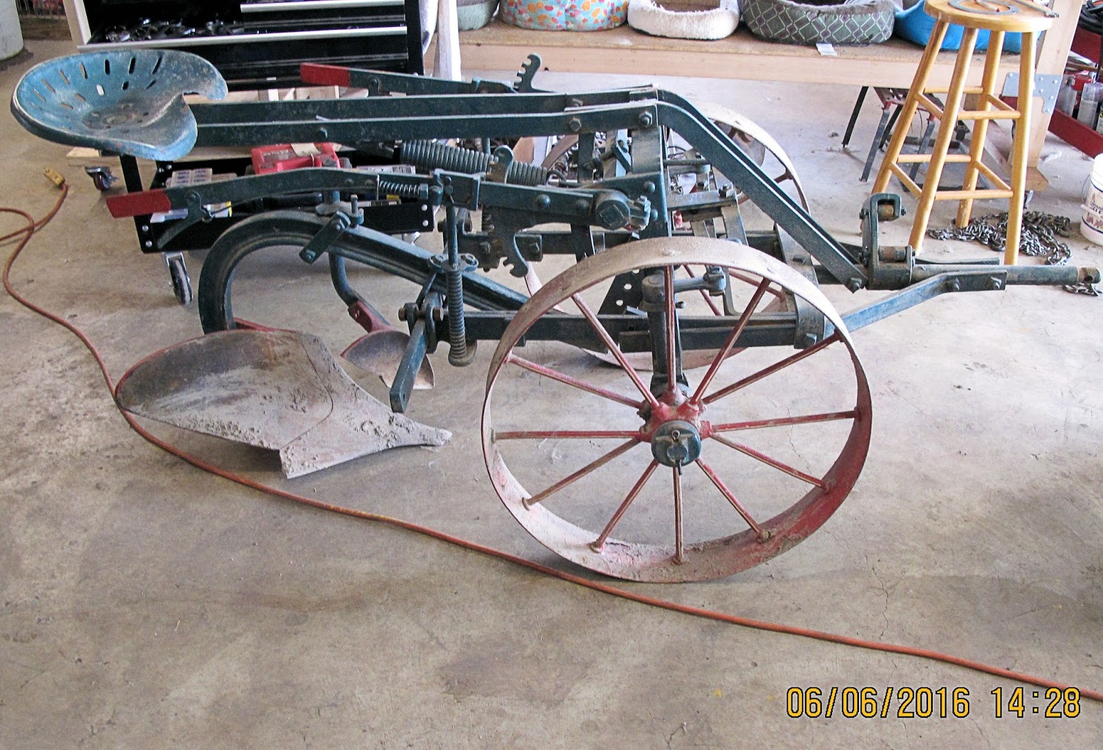 New Way Engine Stations: NEW WAY powered CENTAUR TRACTOR