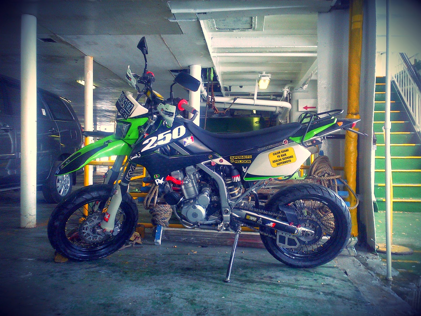 Supermoto is Religion: My Kawasaki KLX 250 SUPERMOTO - SUPERMOTO MAKASSAR