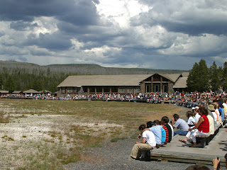 The Best time to visit Yellowstone National Park | The Best Places In ...