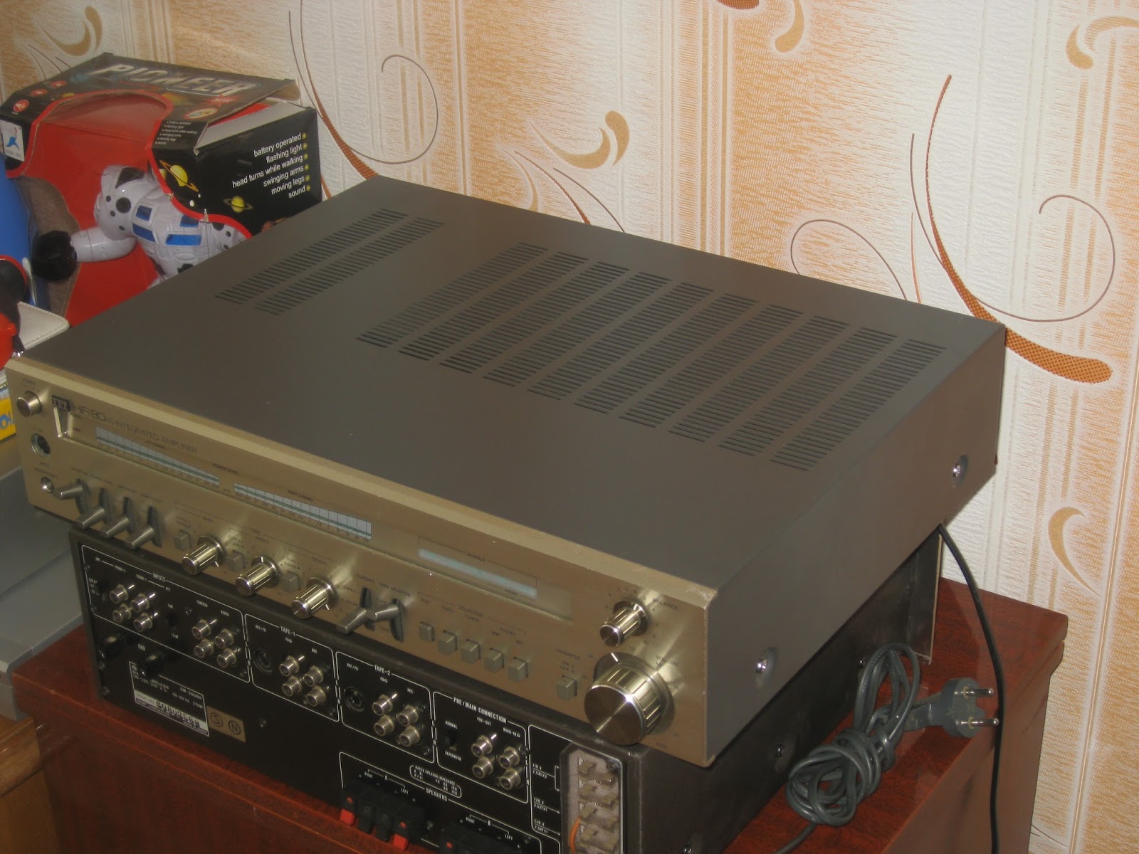 Infrequent Sound [sex.tex] technology: ITT Hifi 80 Integrated Amplifier ...